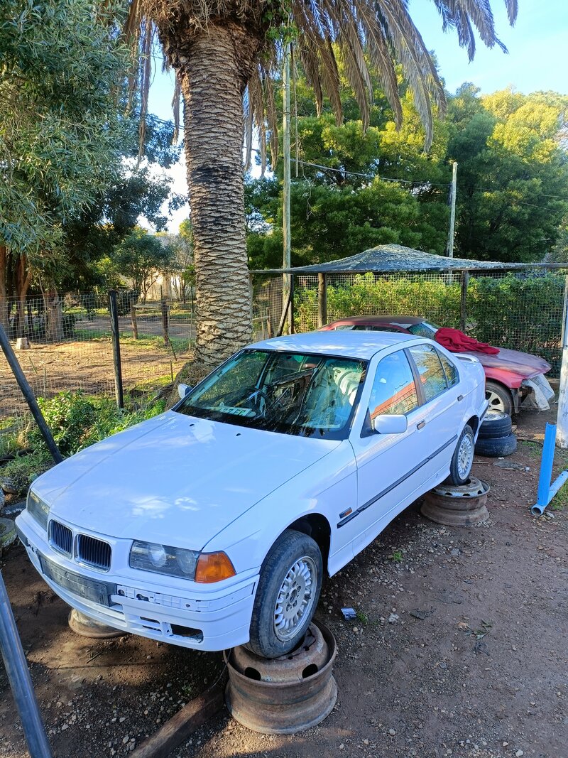 E36 325i backyard build | BMWFanatics
