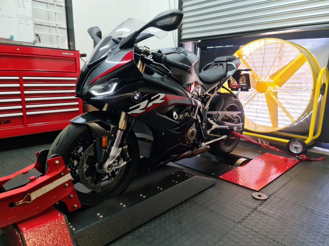 2022 BMW S1000RR Track Bike Build | BMWFanatics