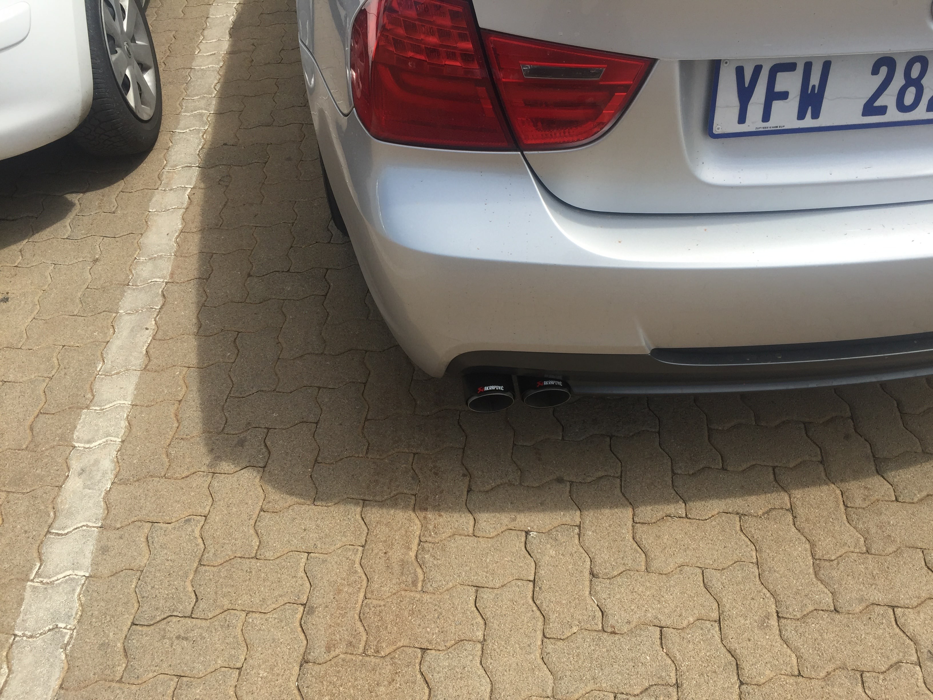 320D E90 Straight Pipe Akrapovic | BMWFanatics