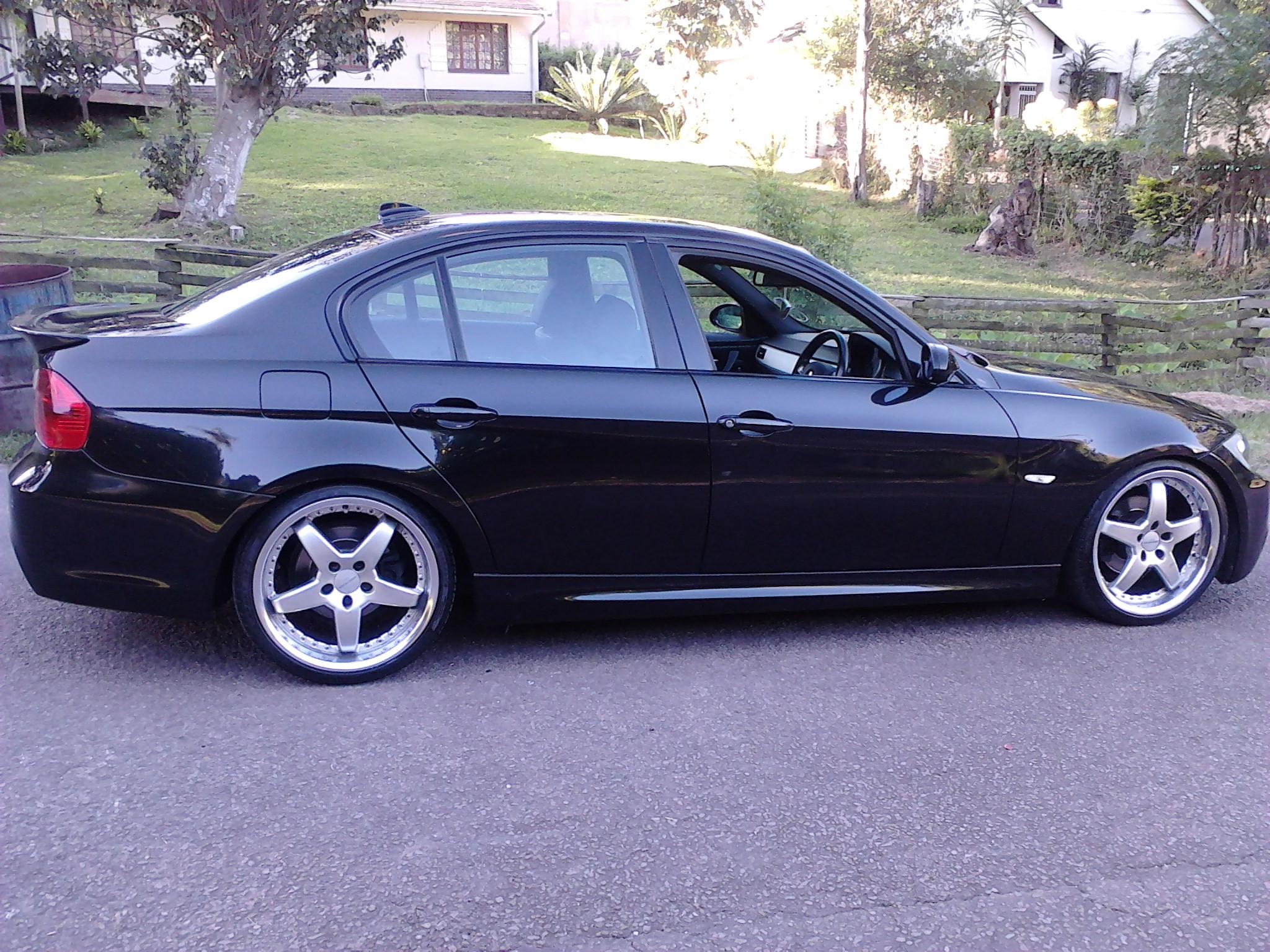 E90 320i | BMWFanatics